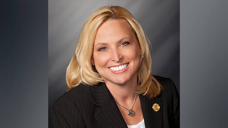 Indiana Lawmaker Wants To Make Threatening Police A Felony Indiana Lawmaker Wants To Make Threatening Police A Felony